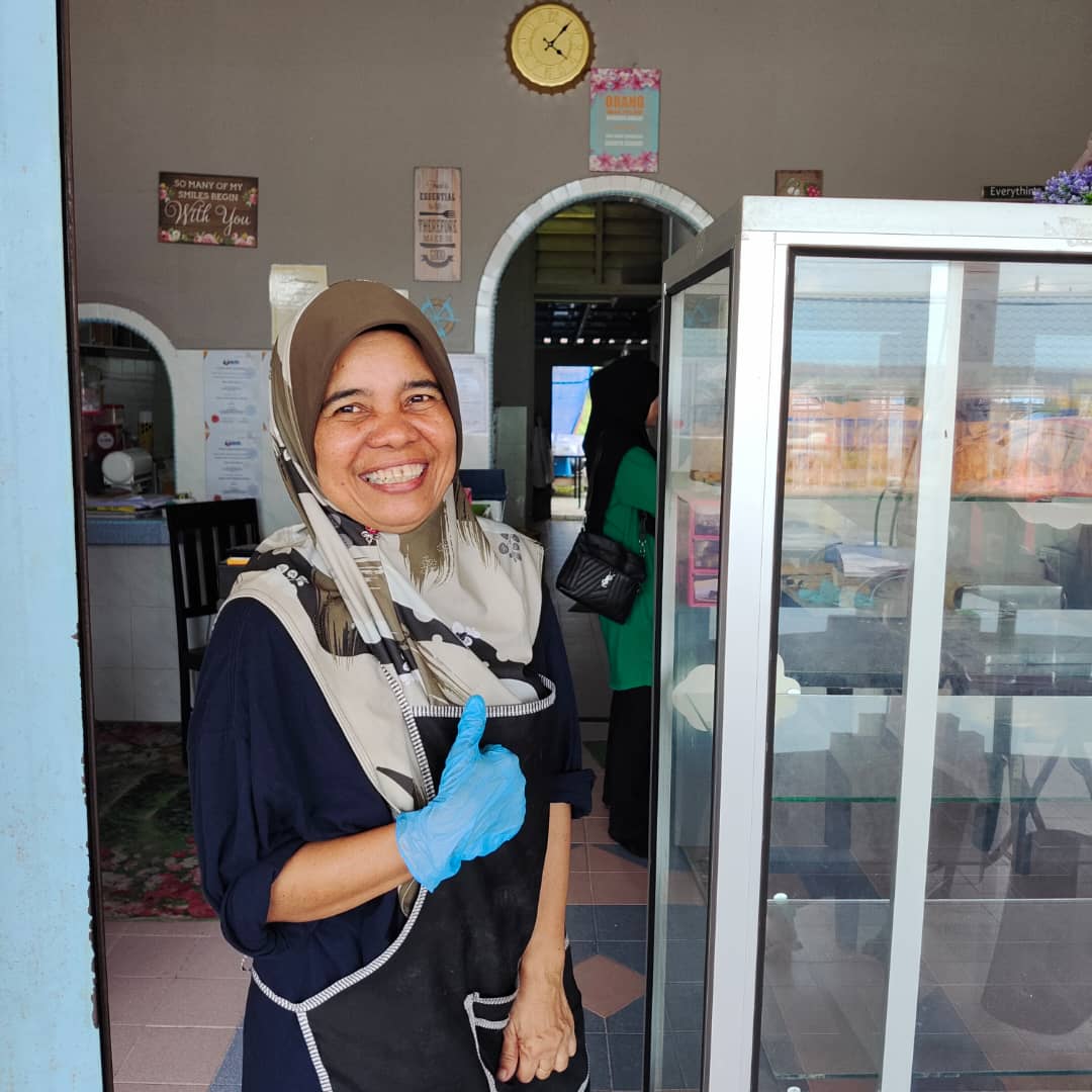 KEUNIKAN AZLEEYA KEK LAPIS SARAWAK – NADI Kampung Penjom, Penjom